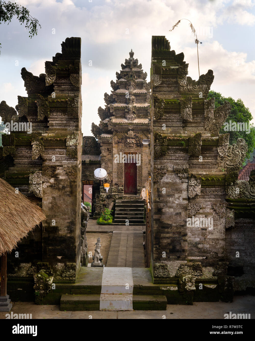 Aligned balinese split gate and candi entrance in Pura Kehen hindu ...