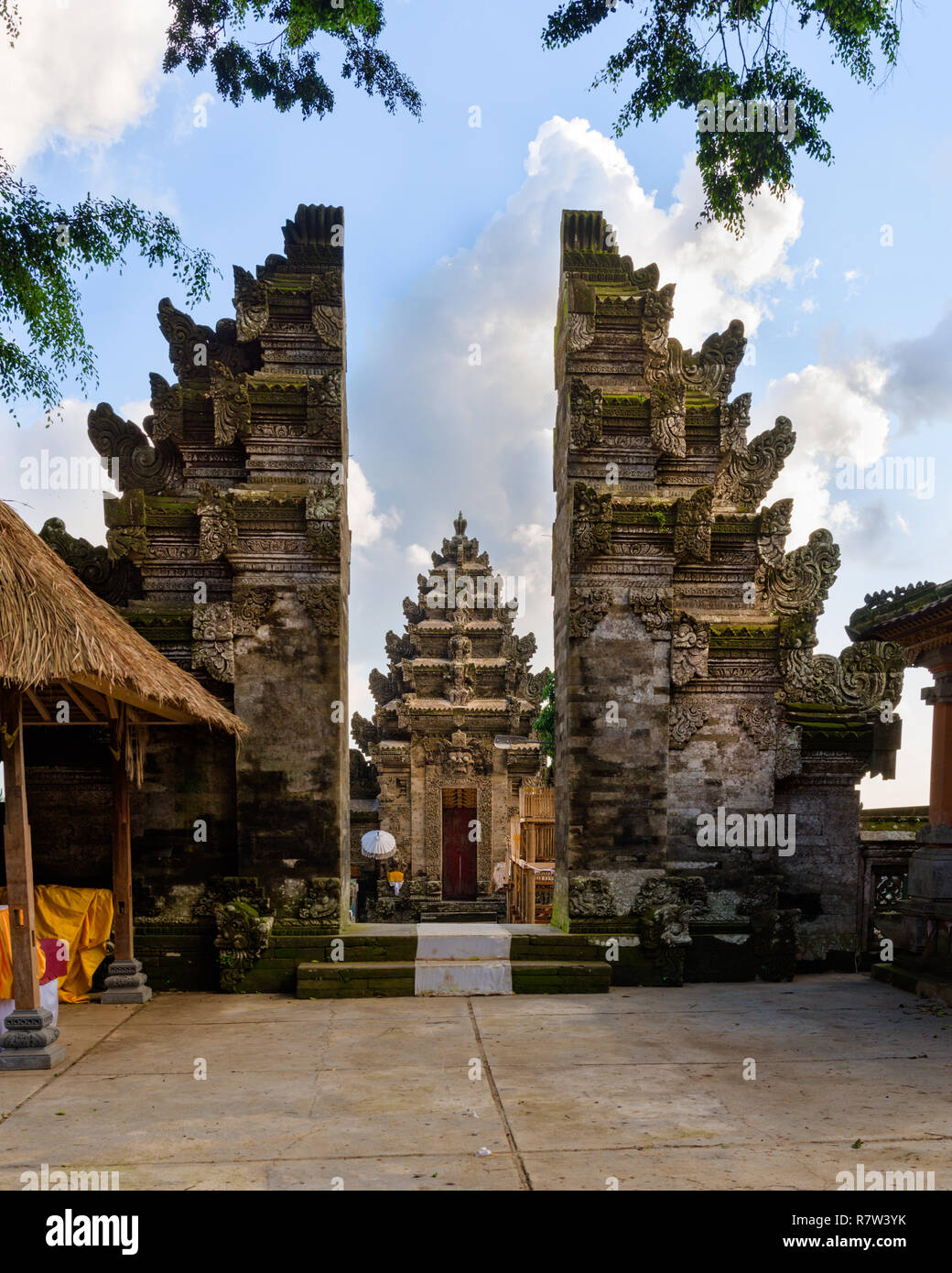 Aligned balinese split gate and candi entrance in Pura Kehen hindu ...