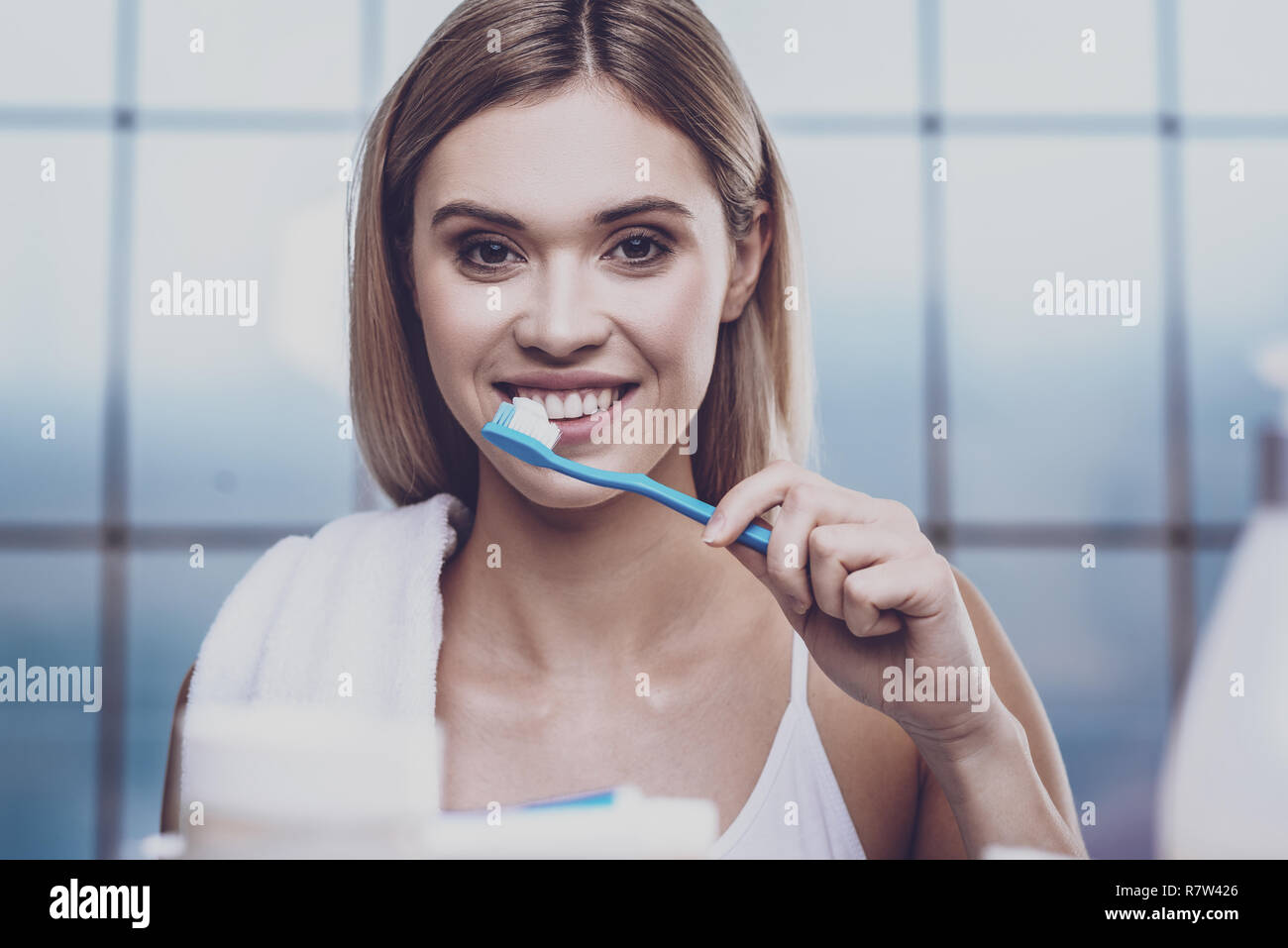 Teeth brush hi-res stock photography and images - Alamy