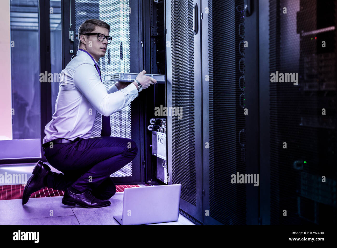 Man stealing hi-res stock photography and images - Alamy