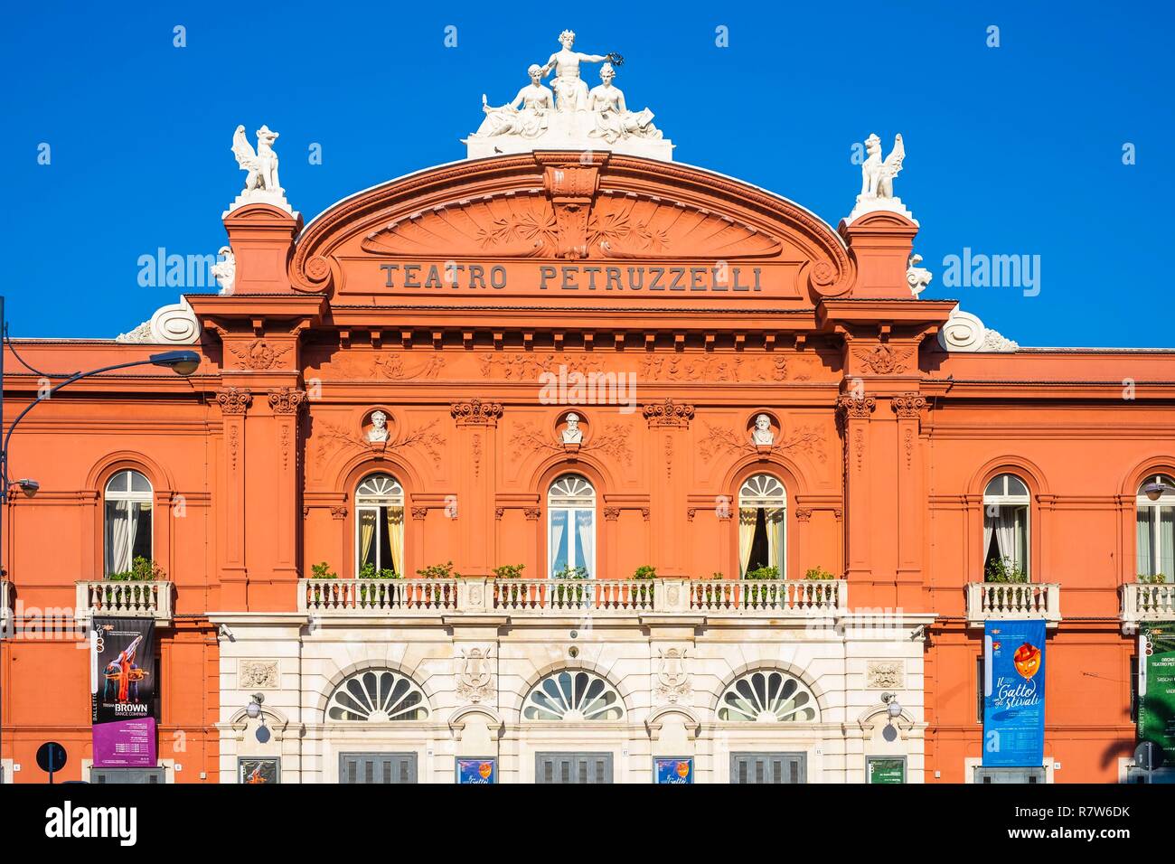 Opera theatre building built in hi-res stock photography and images - Alamy
