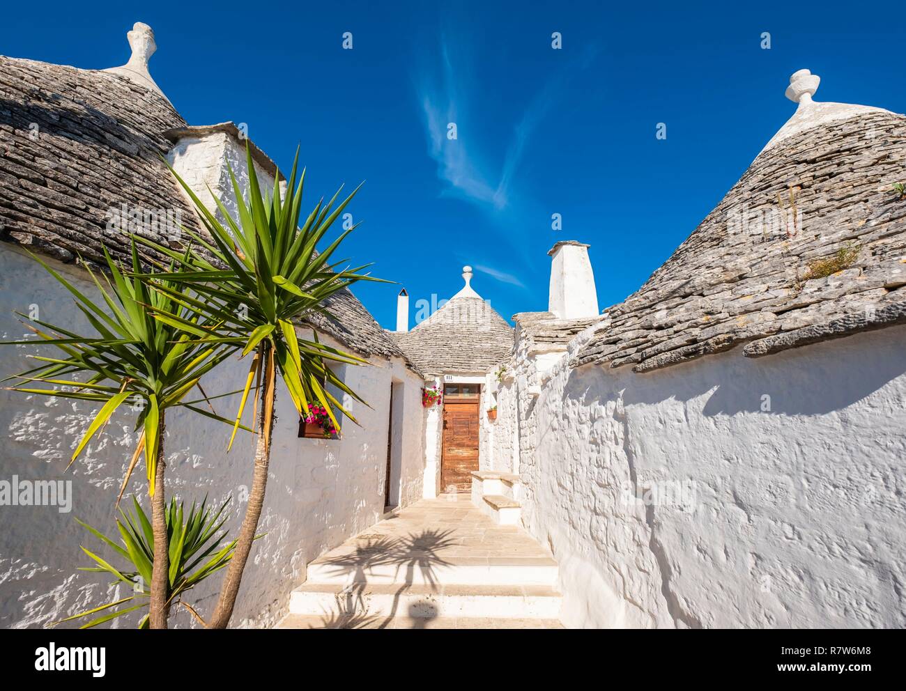 Italy, Apulia, Itria Valley, Alberobello, UNESCO World Heritage Site ...