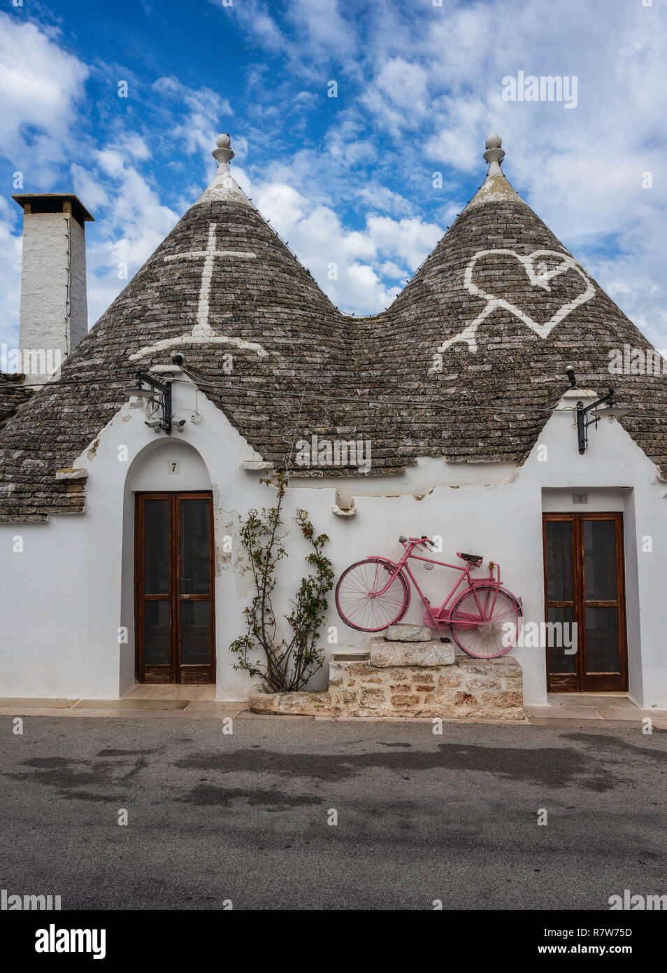 The famous Trulli houses in Alberobello Stock Photo - Alamy