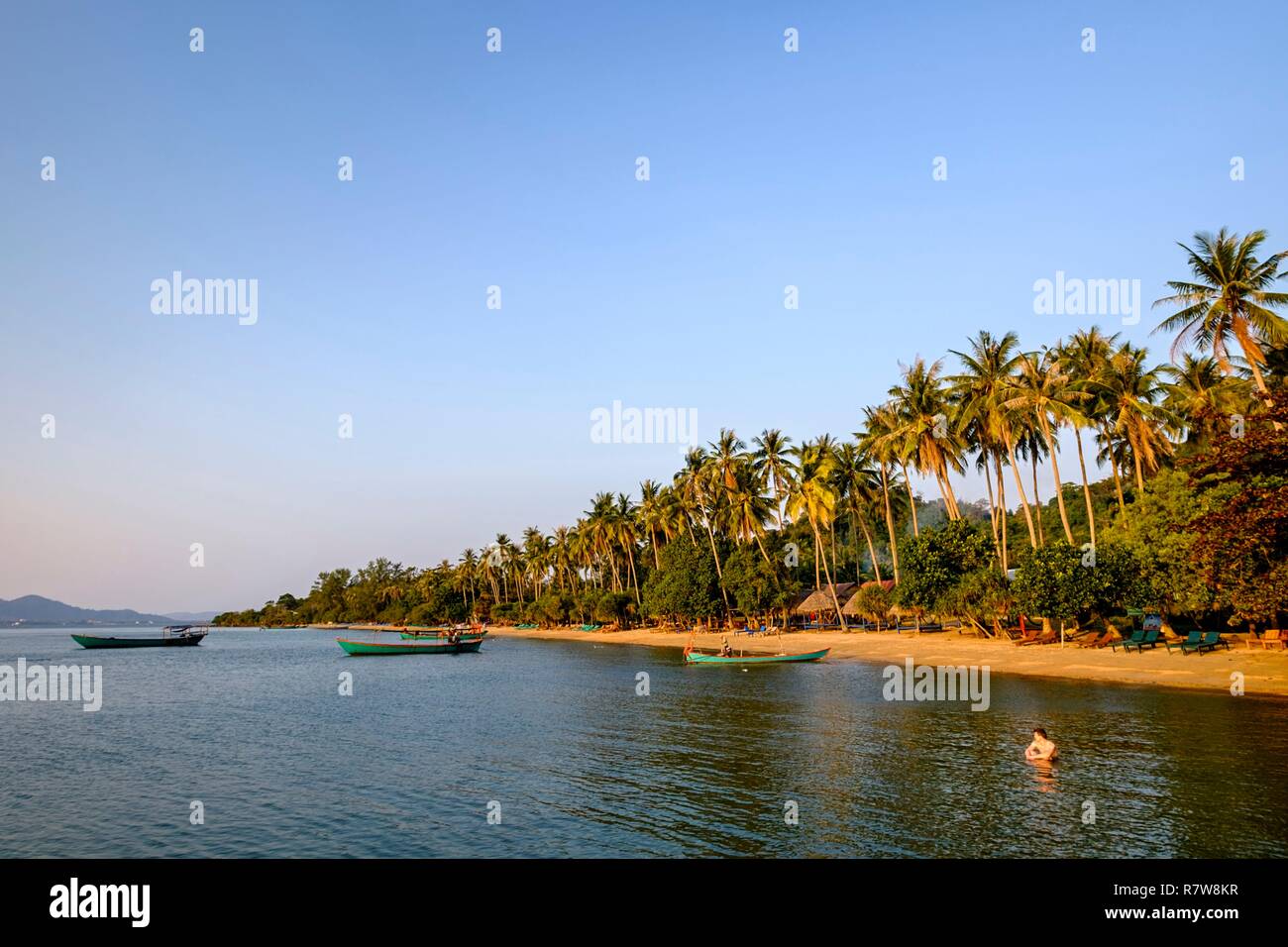 Cambodia, Kep province, Kep, Rabbit island or Koh Tonsay, the beach ...