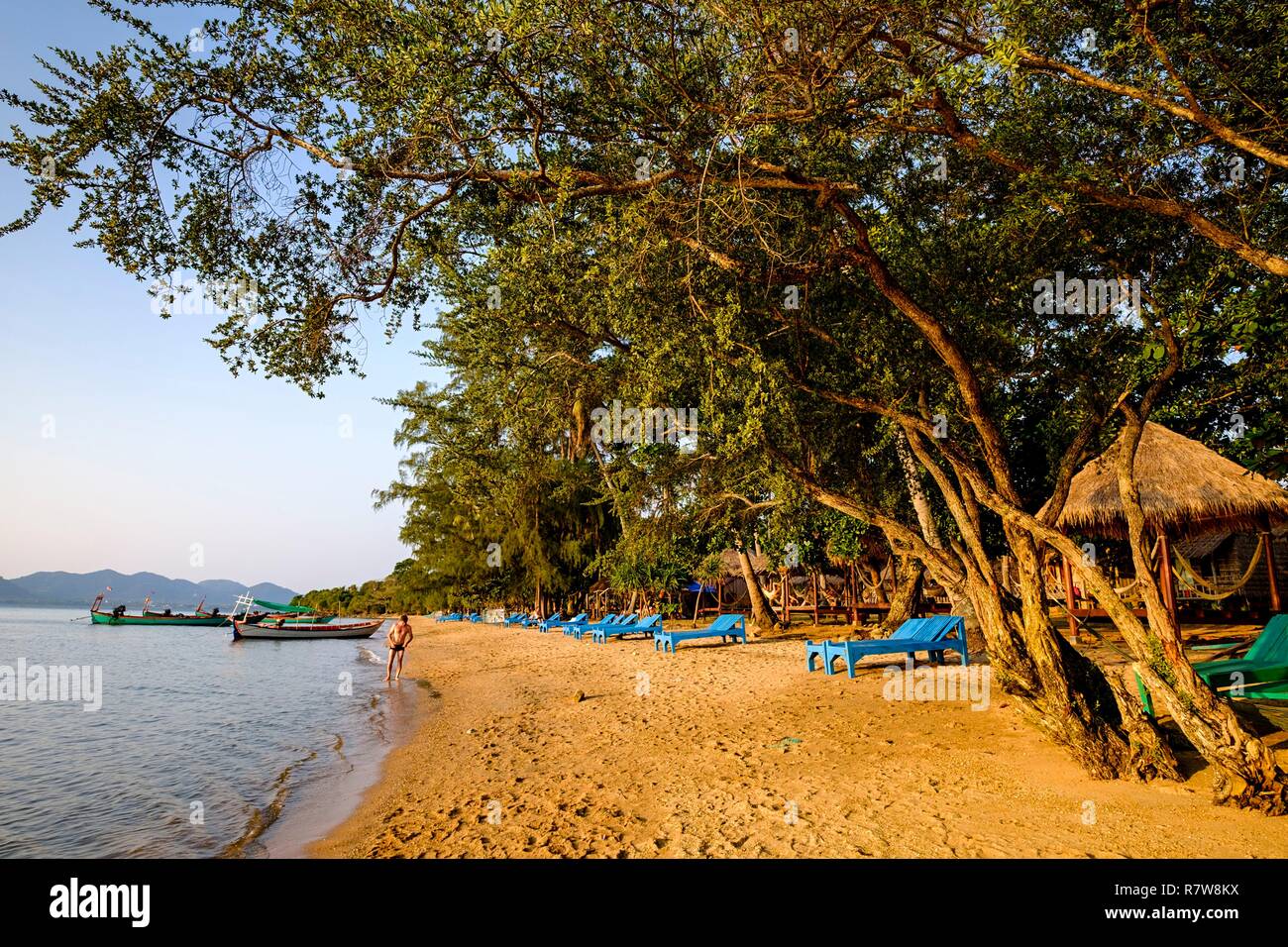Cambodia, Kep province, Kep, Rabbit island or Koh Tonsay, the beach ...