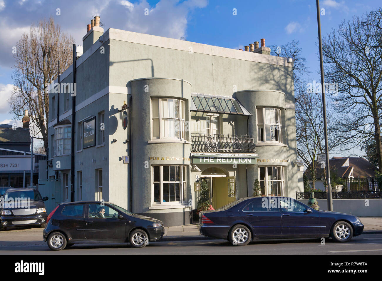 Red Lion Pub in Barnes, London, UK Stock Photo - Alamy
