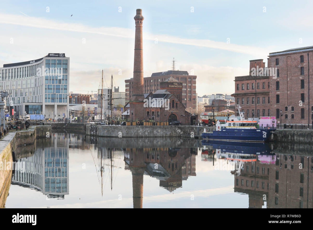 Liverpoolwaterfront hi-res stock photography and images - Alamy