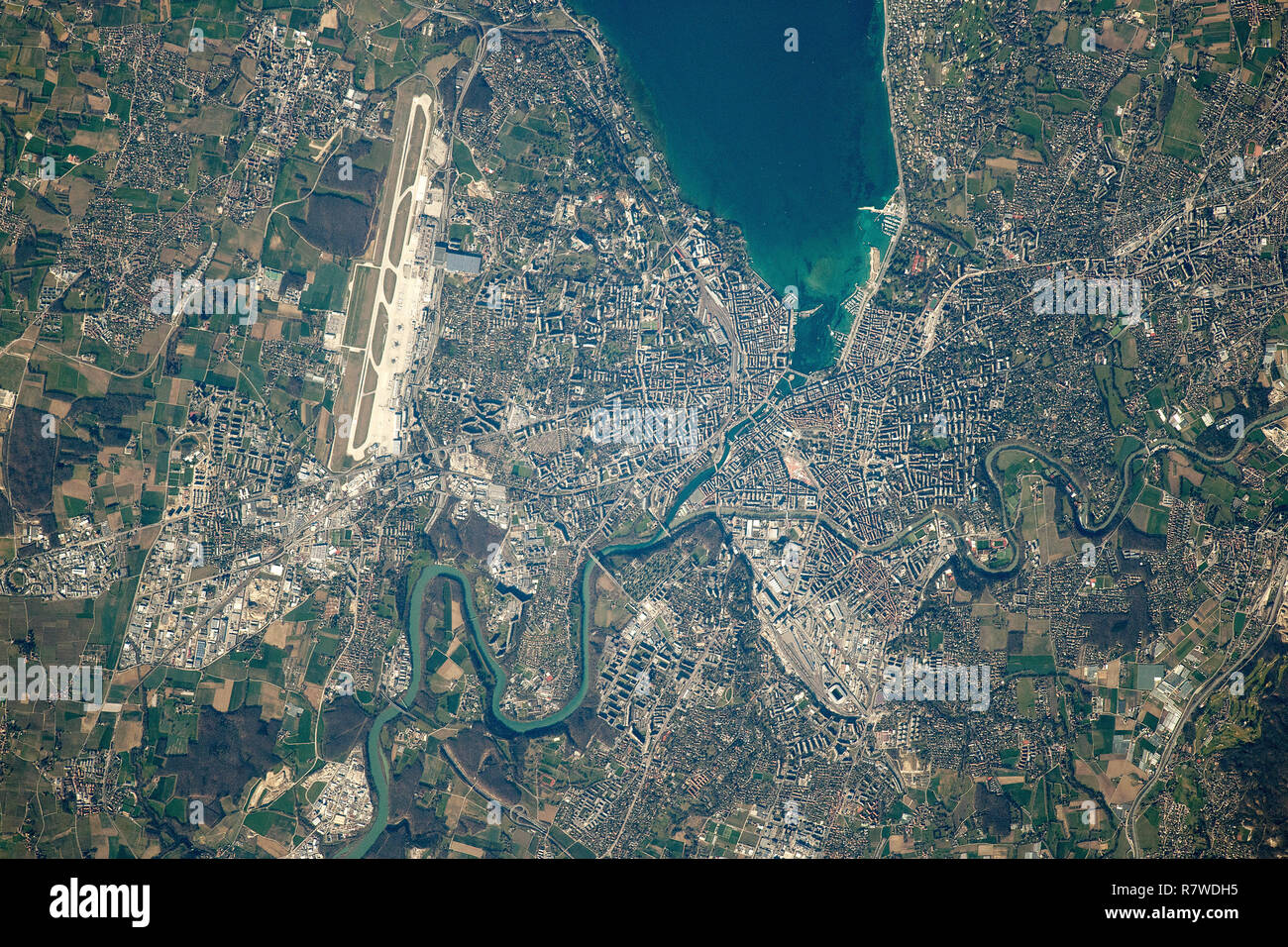 Rhone river geneva hi-res stock photography and images - Alamy