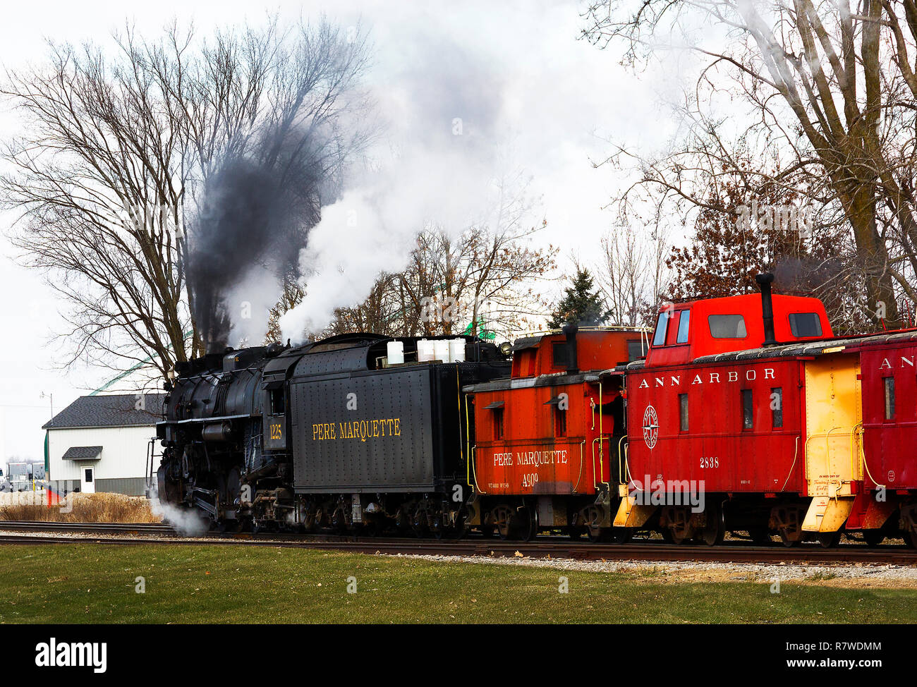 Pere Marquette 1225 known as the Polar Express departs from Owosso ...