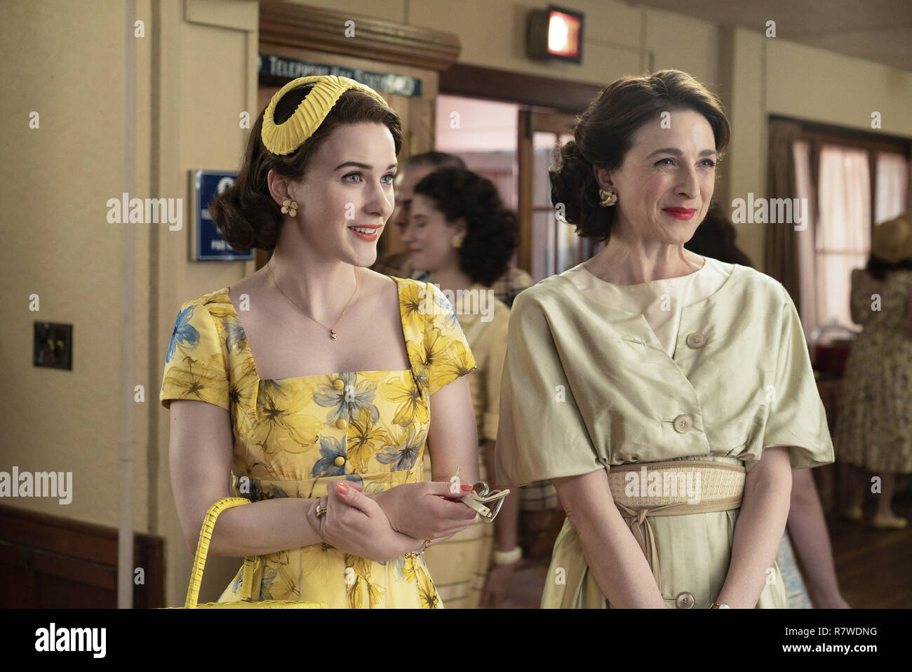 THE MARVELOUS MRS. MAISEL, from left: Rachel Brosnahan, Marin Hinkle ...