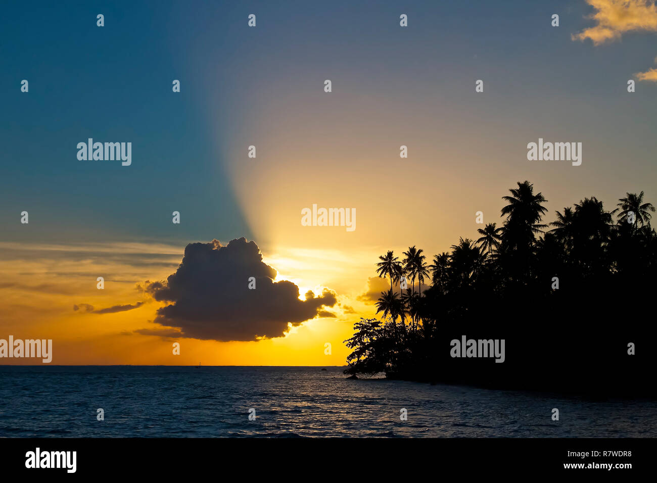 Tahiti sunset hi-res stock photography and images - Alamy