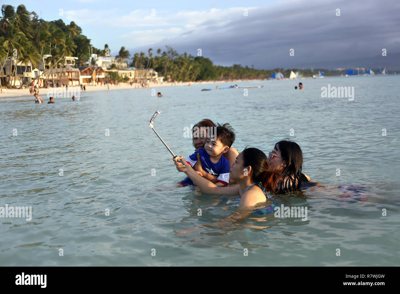 Boracay pollution hi-res stock photography and images - Alamy