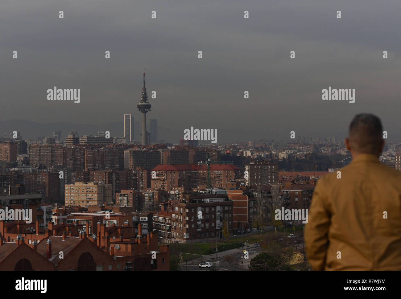 Madrid, madrid, Spain. 11th Dec, 2018. A man seen enjoying the view ...