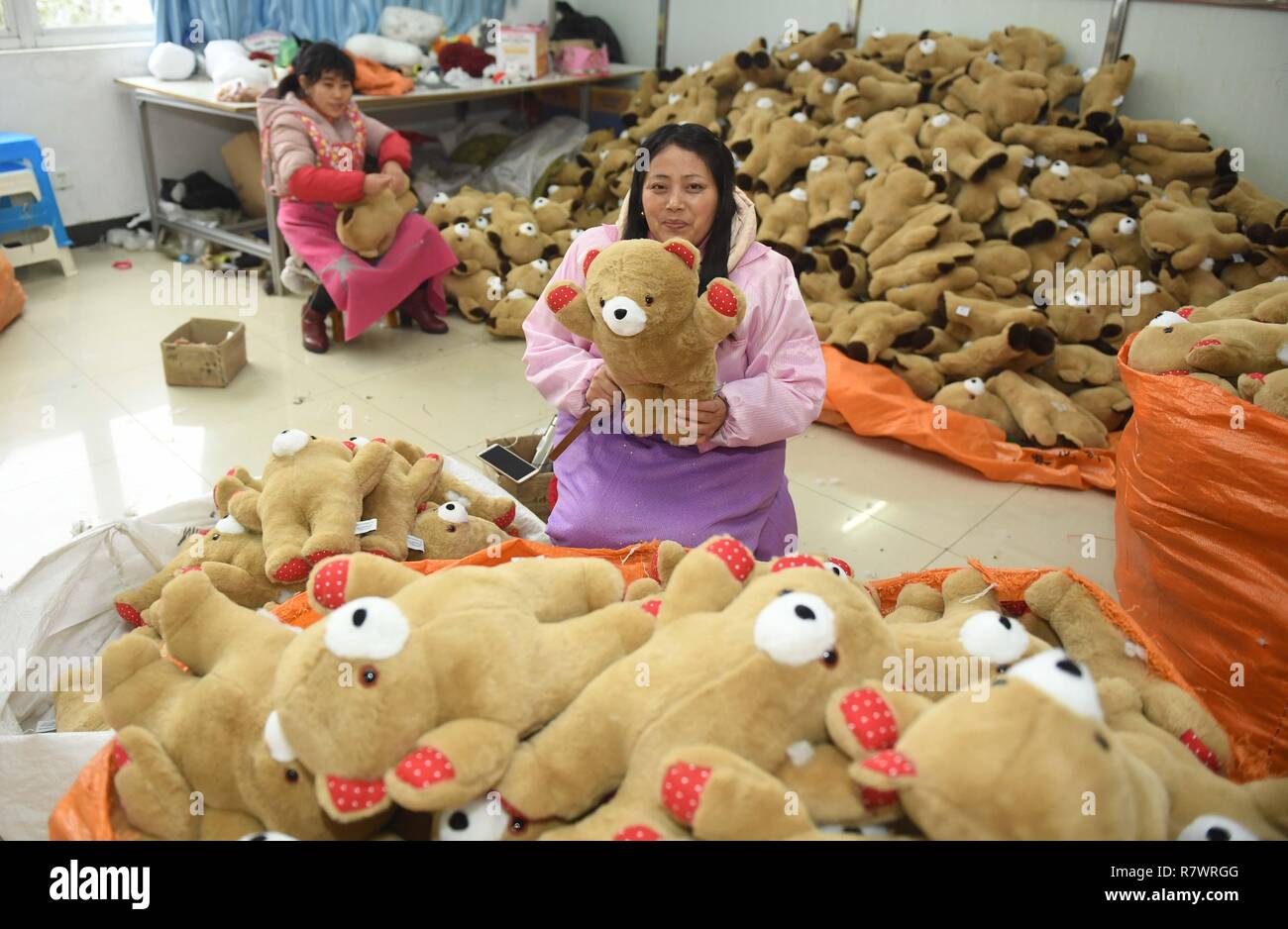 China Toy Factory Workers High Resolution Stock Photography and Images ...