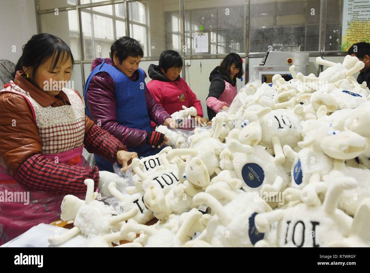 China Toy Factory Workers High Resolution Stock Photography and Images ...