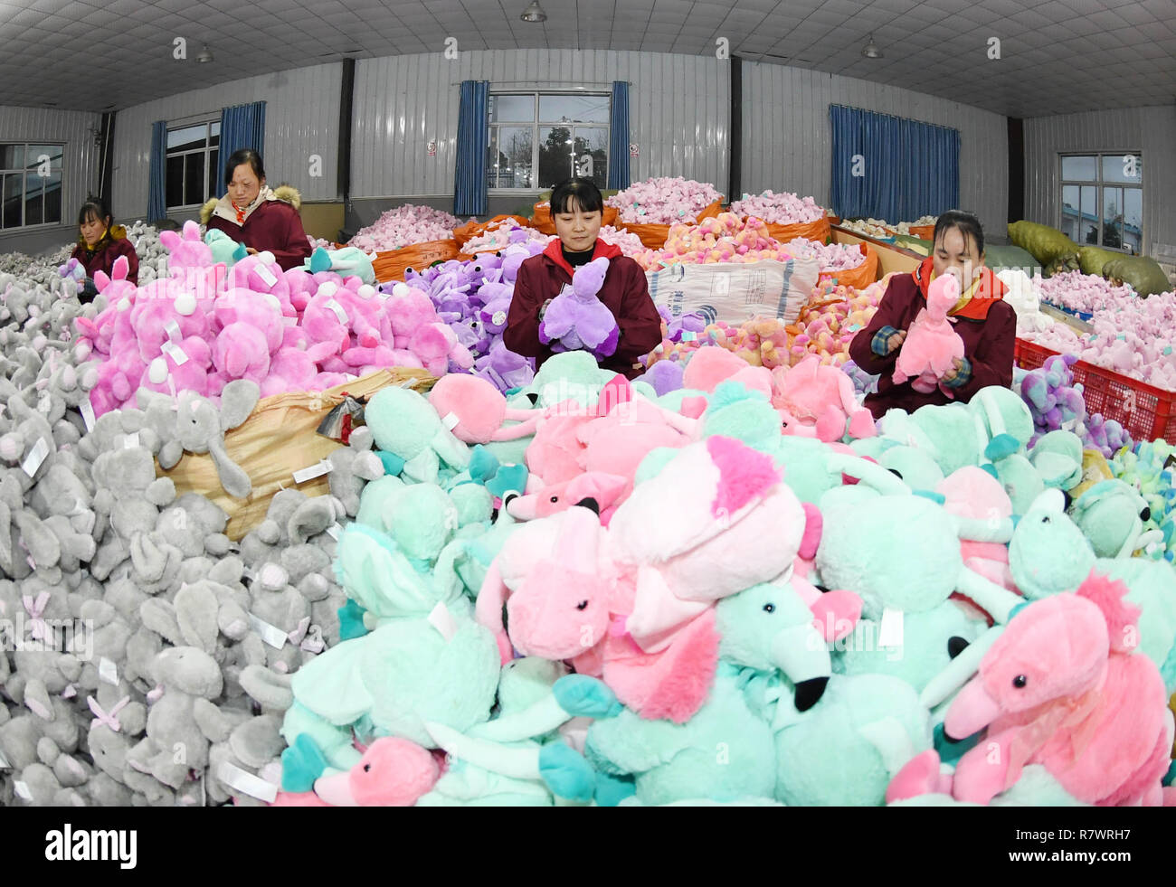China Toy Factory Workers High Resolution Stock Photography and Images ...