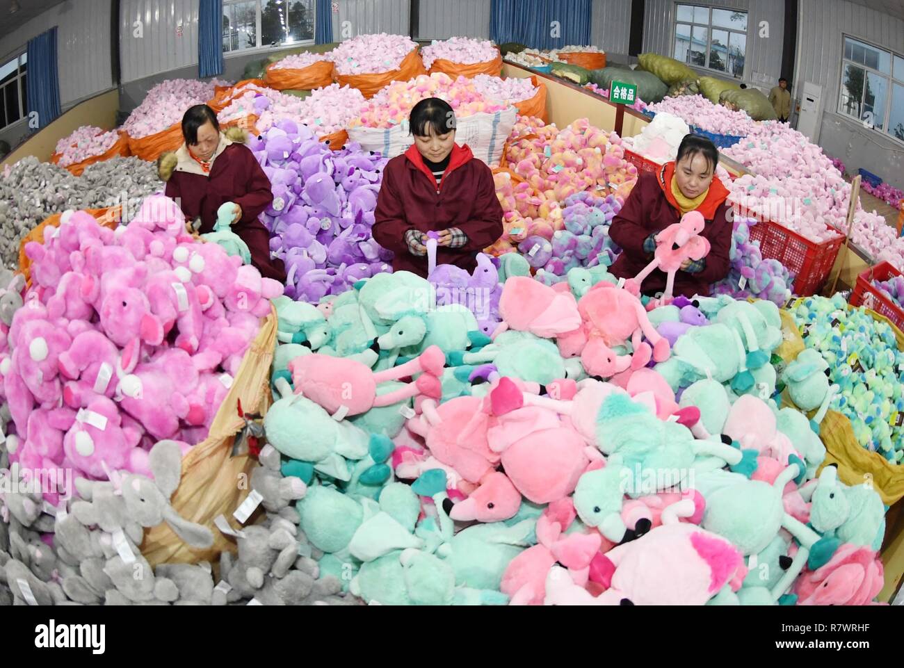 China Toy Factory Workers High Resolution Stock Photography and Images ...