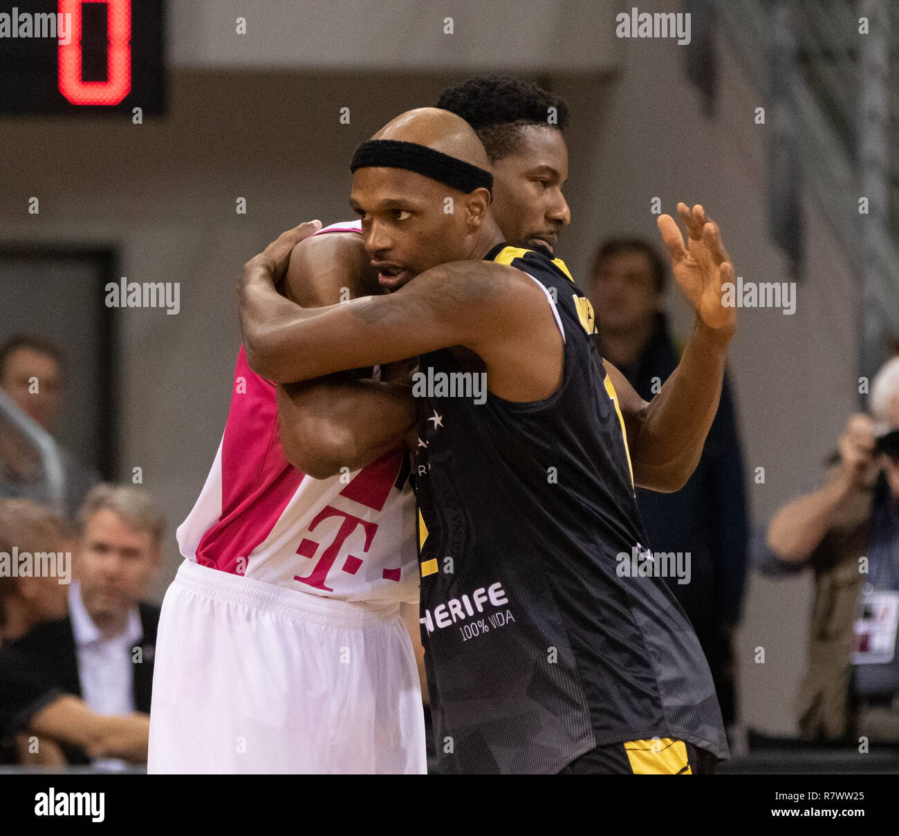 Bonn, Germany, 11th December 2018, Basketball, Champions League ...