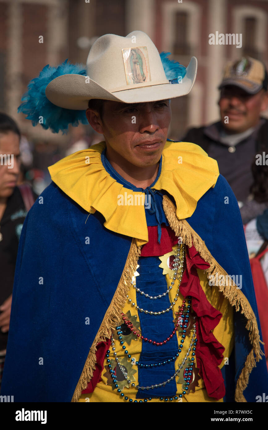 Mexico City, Mexico. 11th Dec 2018. A pilgrim from Querétaro, Mexico at the Basílica de ...