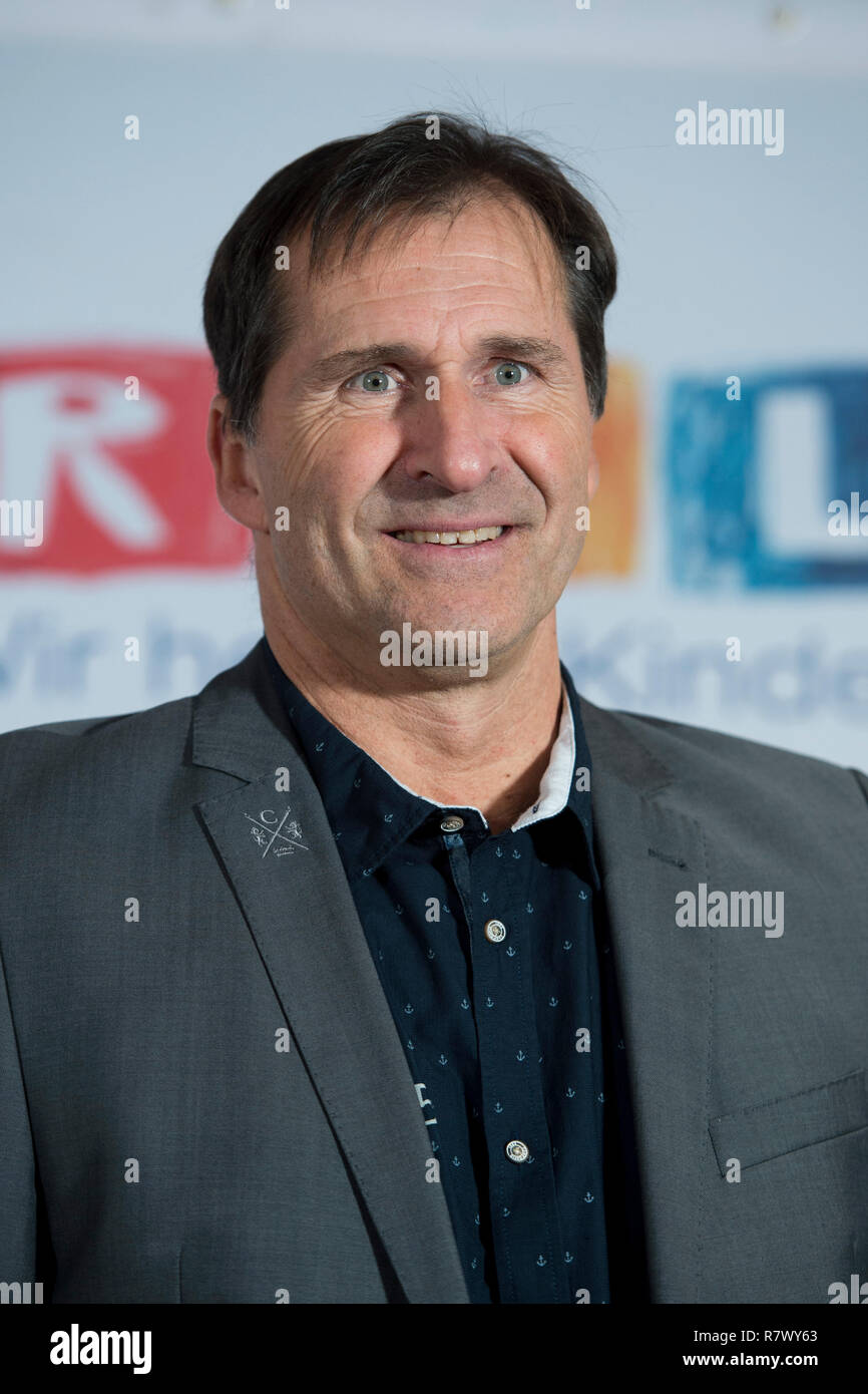 Huerth, Deutschland. 23rd Nov, 2018. Lars RIEDEL, discus thrower ...