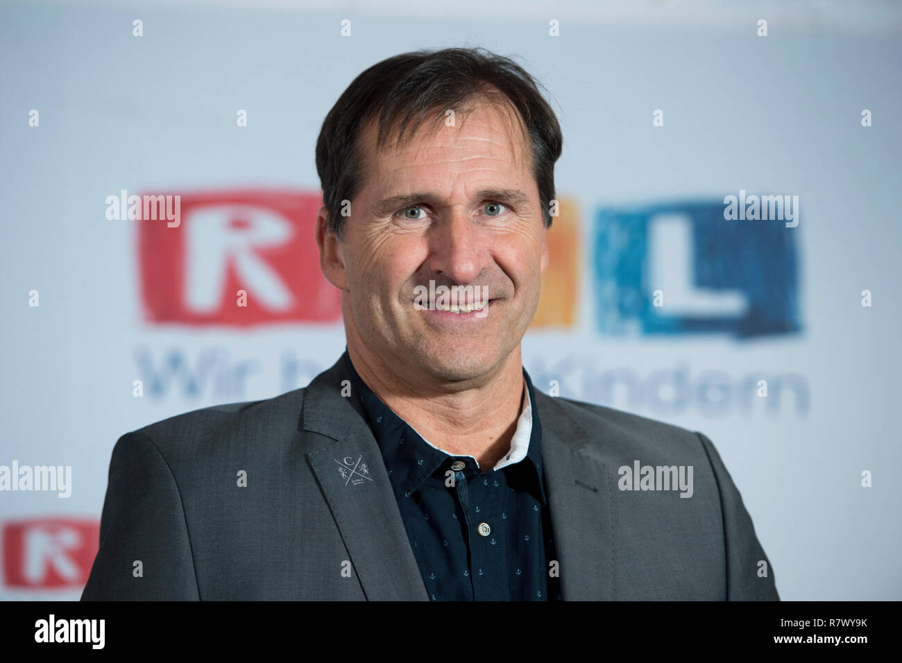 Huerth, Deutschland. 23rd Nov, 2018. Lars RIEDEL, discus thrower ...