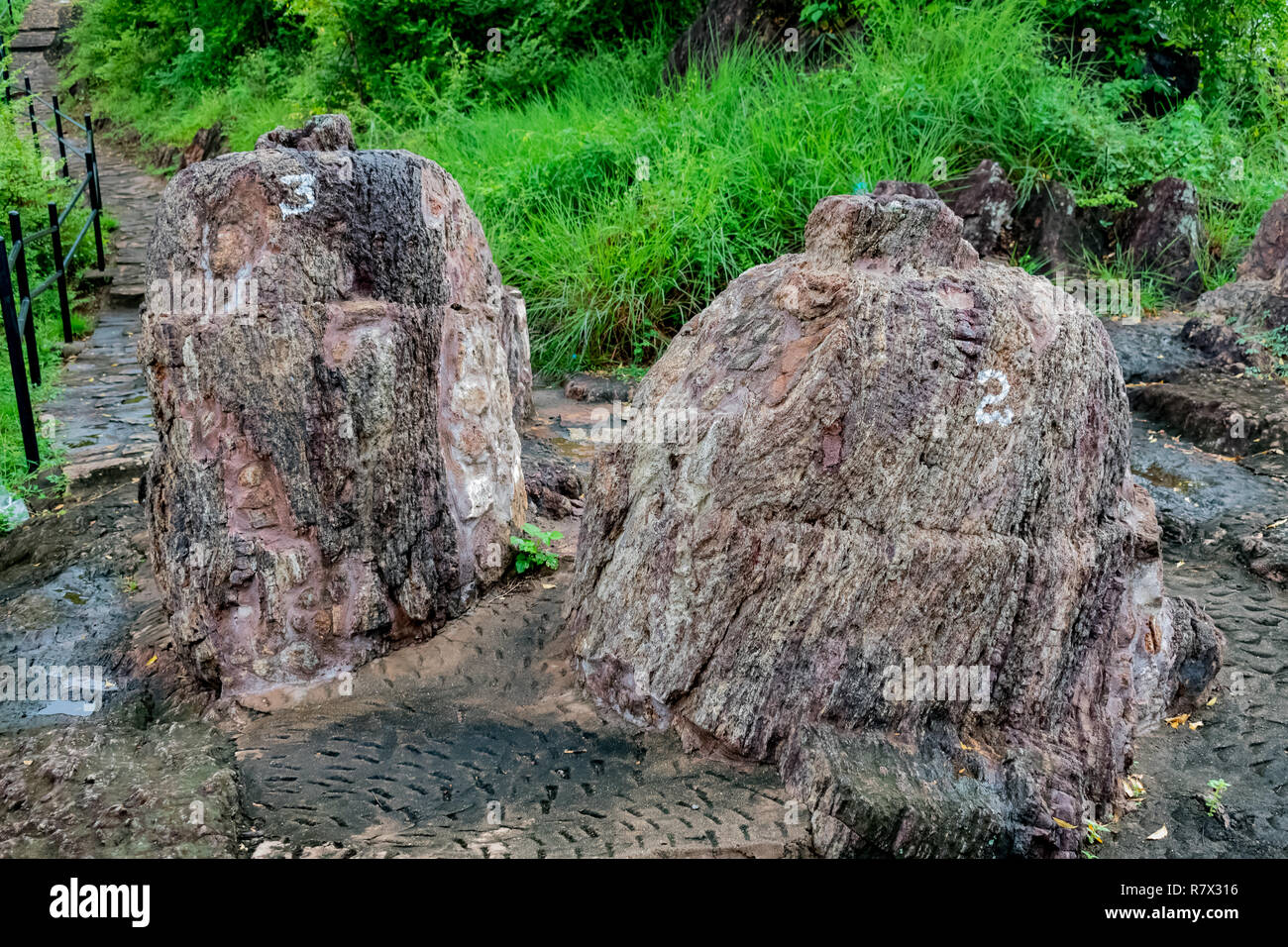 Round big stone hi-res stock photography and images - Alamy