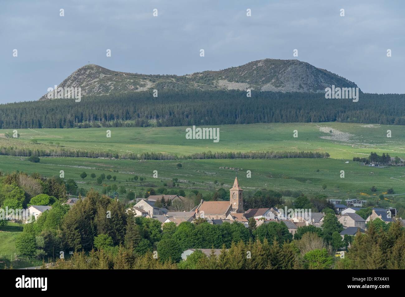 Massif of mezenc hi-res stock photography and images - Alamy