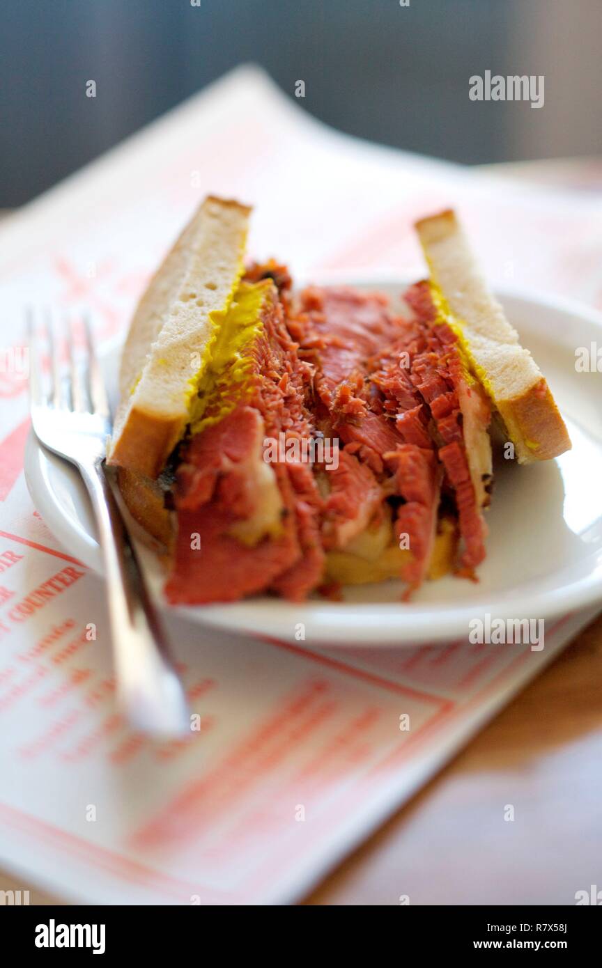 Schwartzs restaurant hi-res stock photography and images - Alamy