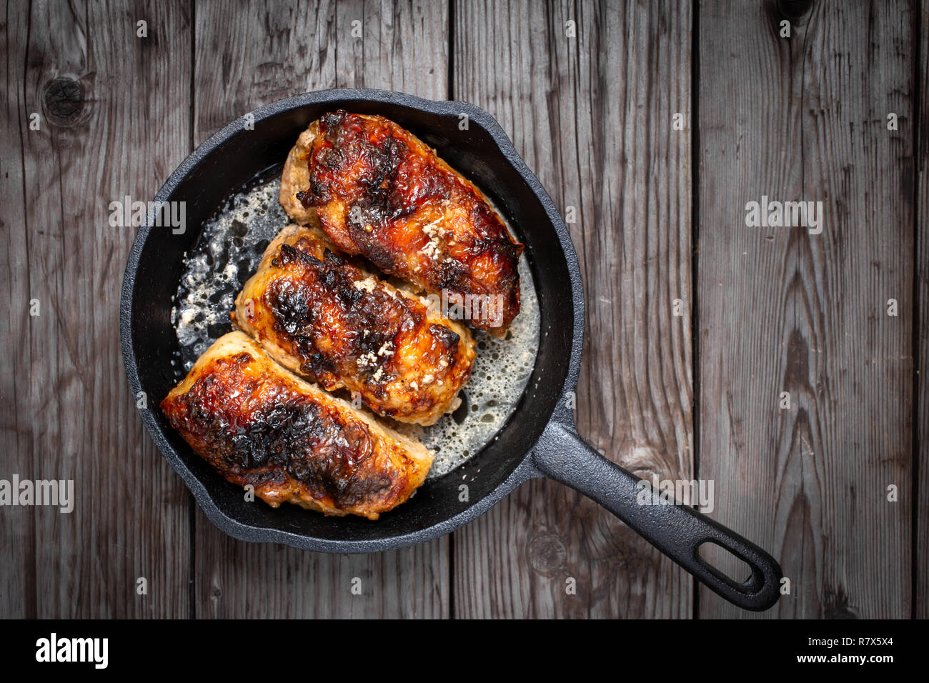Roasted chicken top view hi-res stock photography and images - Alamy