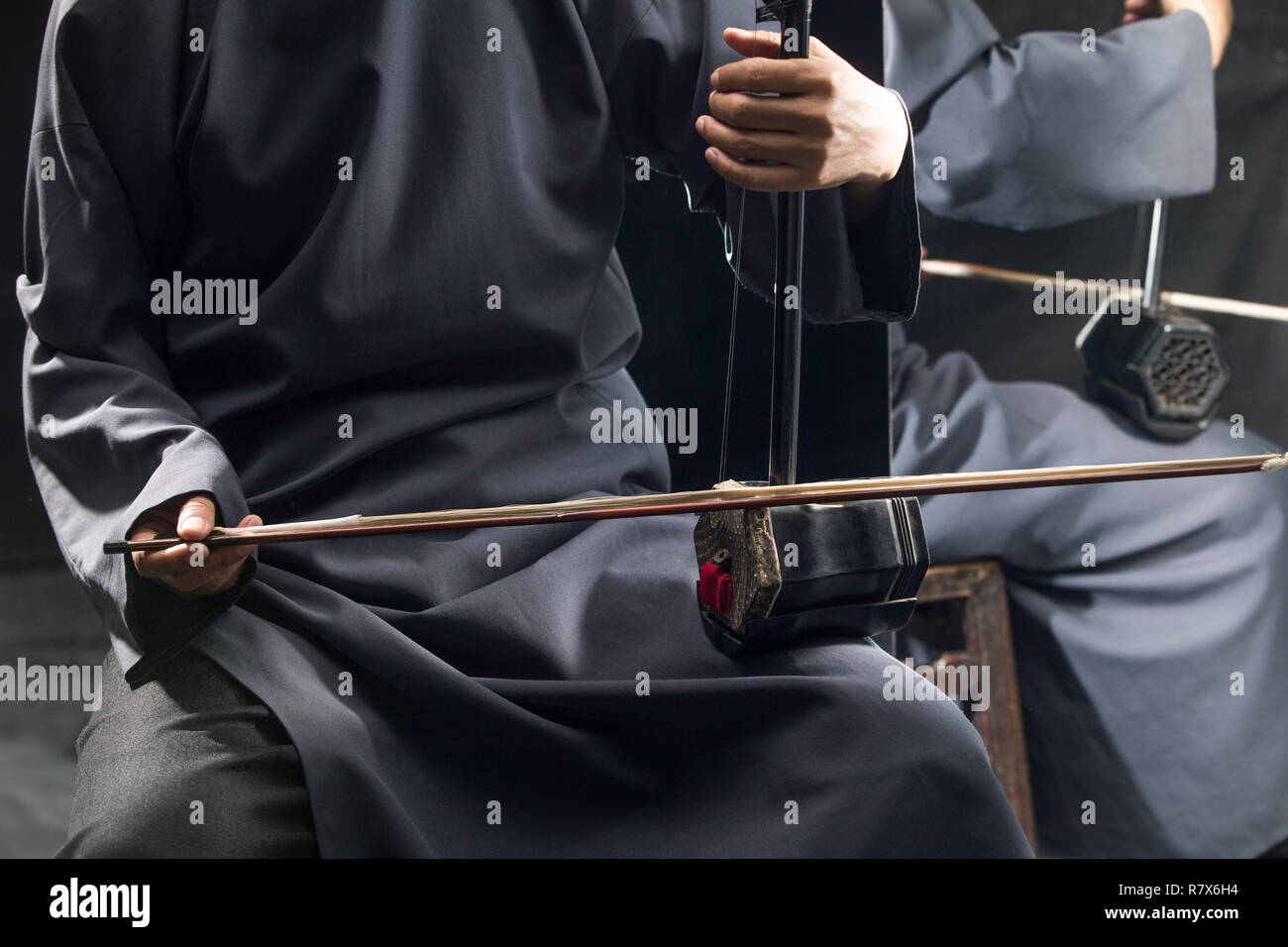 Erhu Chinese Stock Photos & Erhu Chinese Stock Images - Alamy