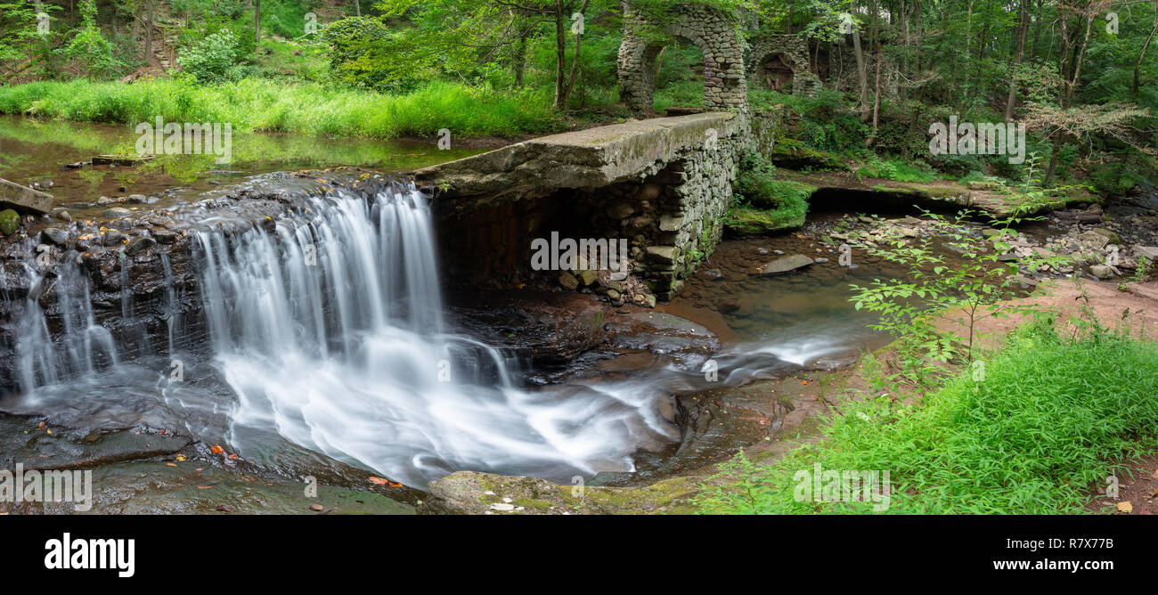 Driveway from above hi-res stock photography and images - Alamy