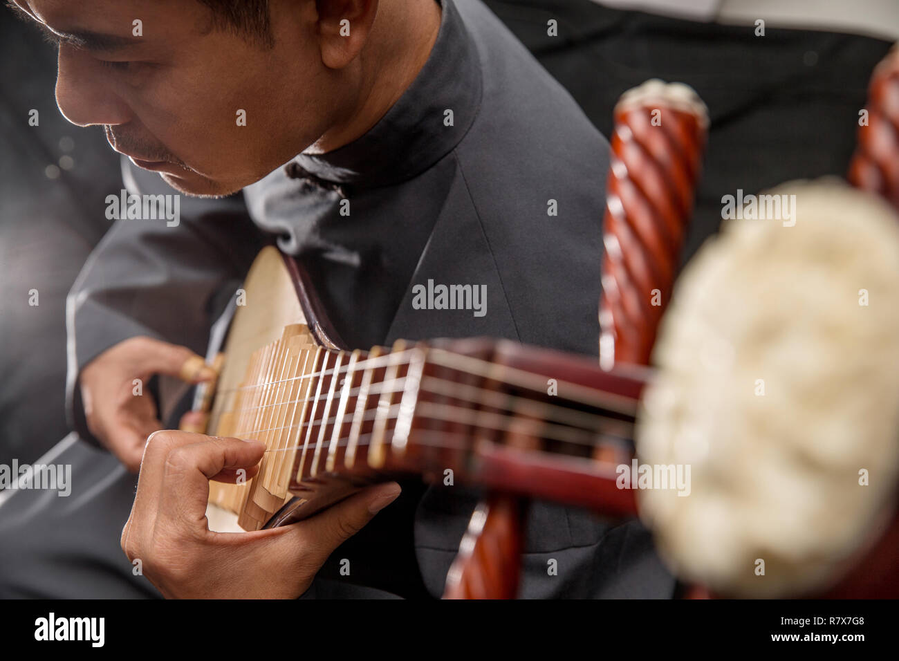 Male artists in the pipa Stock Photo - Alamy