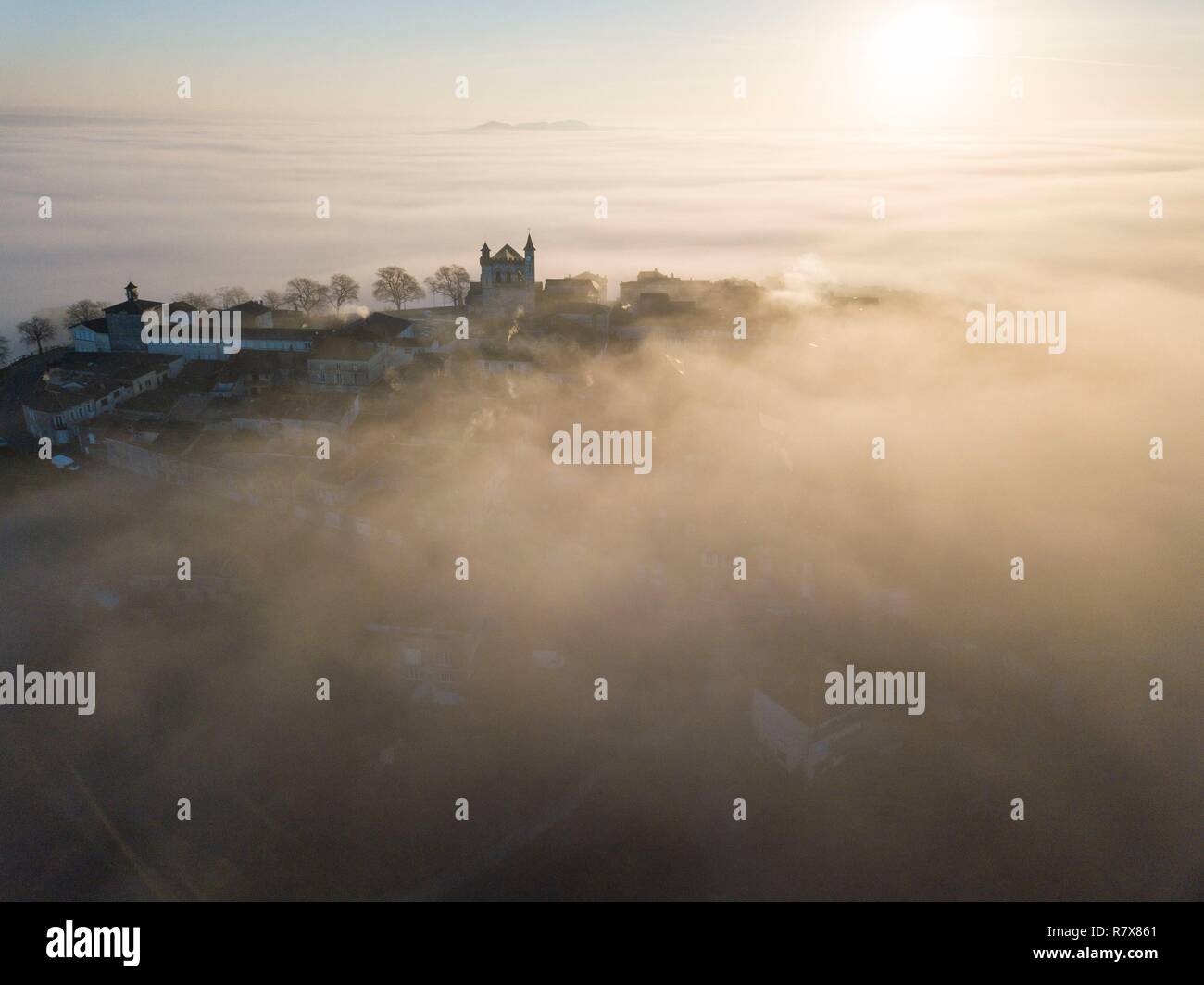 Monflanquin village hi-res stock photography and images - Alamy