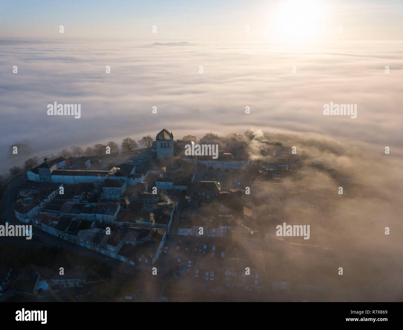 Monflanquin hi-res stock photography and images - Alamy