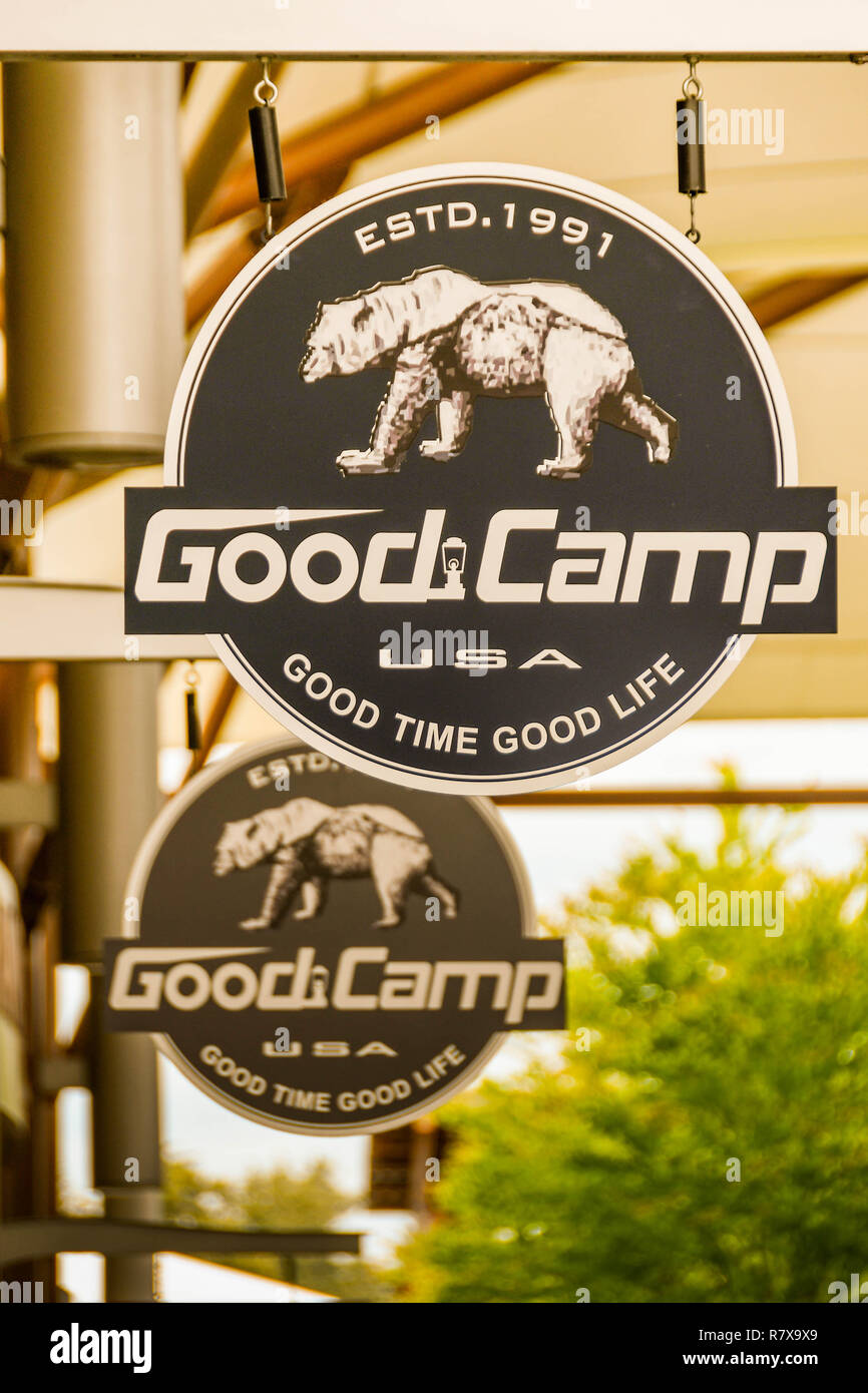 Camping store hi-res stock photography and images - Alamy