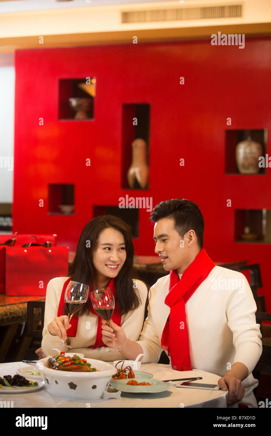 Two couples dinner restaurant hi-res stock photography and images - Alamy