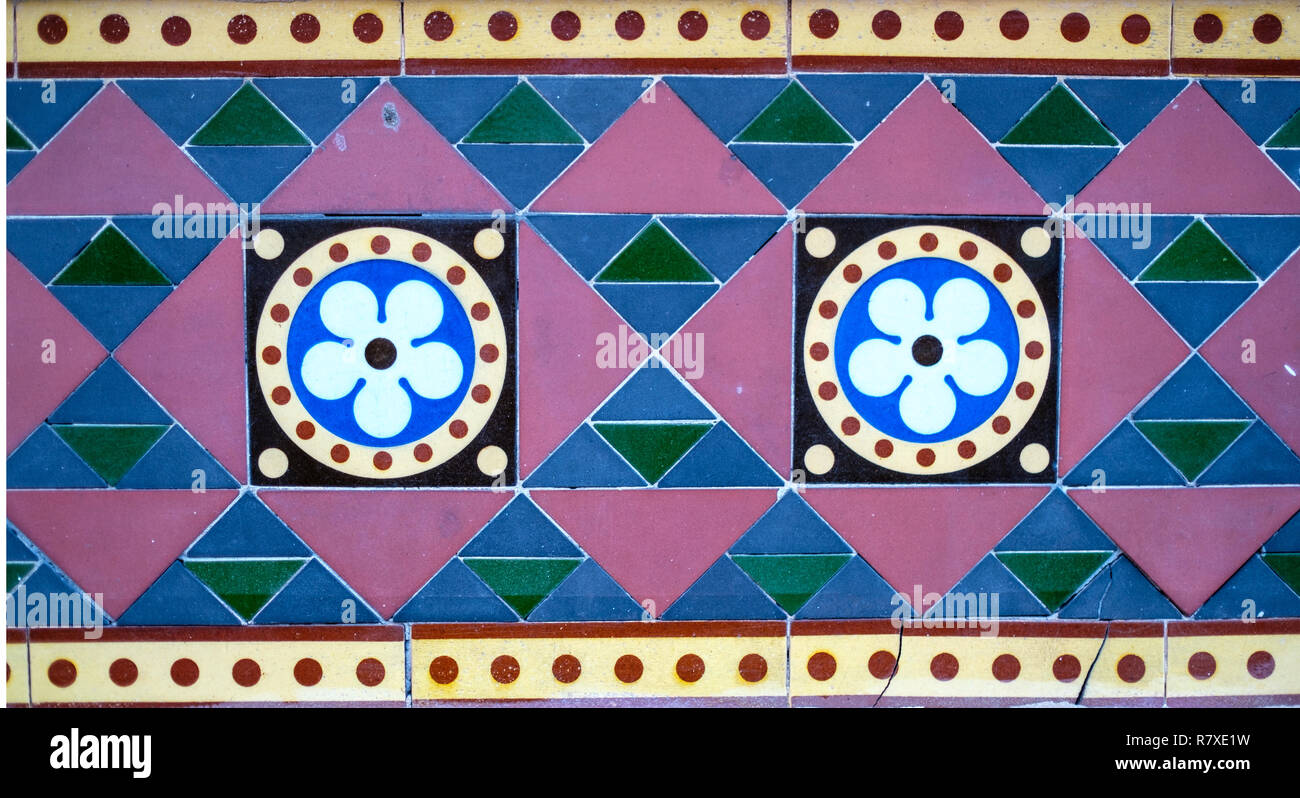 Triangle mosaic tile circle hi-res stock photography and images - Alamy