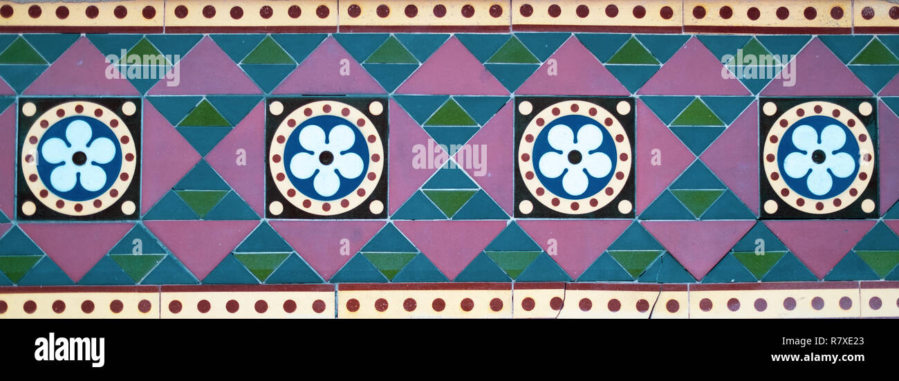 Flower tile design hi-res stock photography and images - Alamy