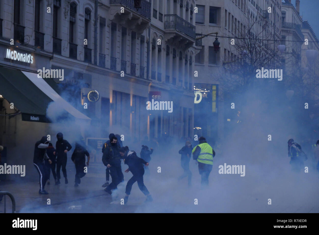 "Yellow Jackets" protesters face Riot Police forces, Lyon, France Stock ...