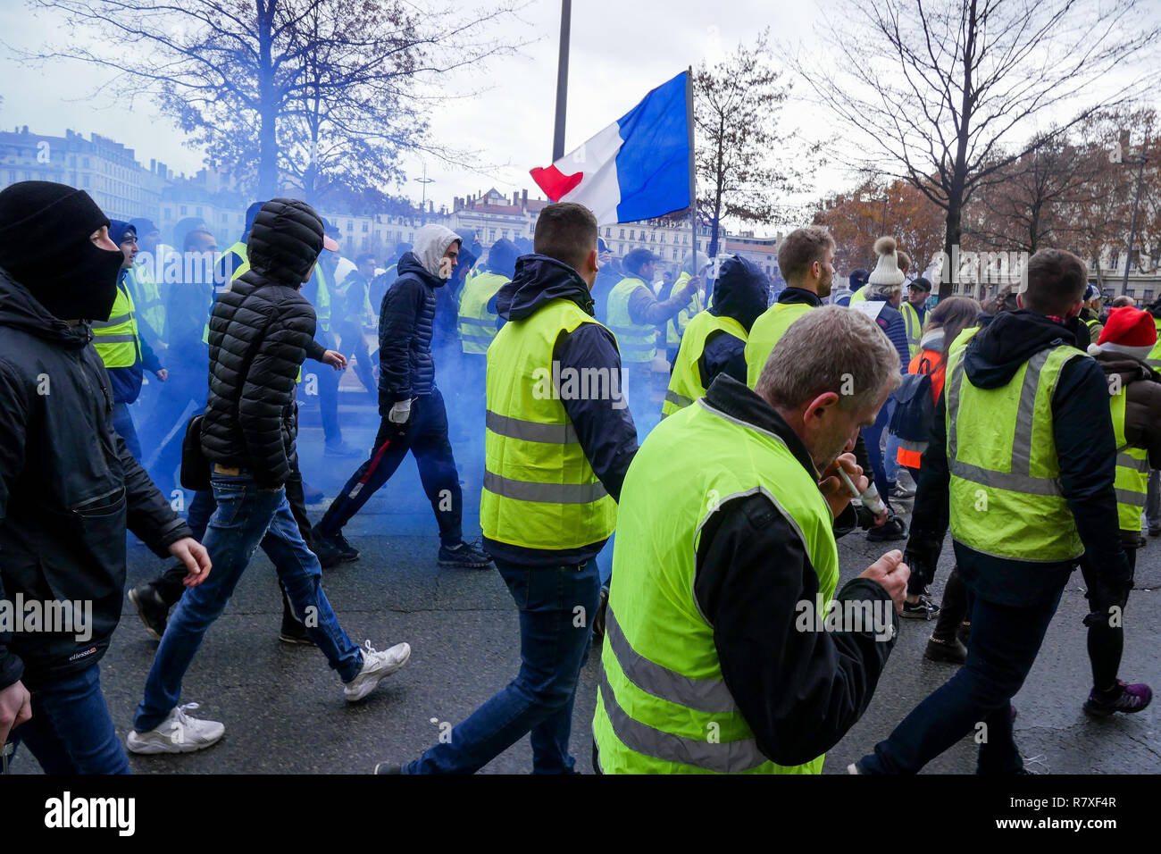 "Yellow Jackets" protesters face Riot Police forces, Lyon, France Stock ...