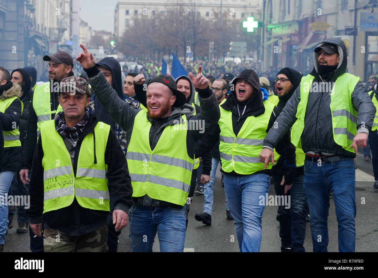 Street Fight High Resolution Stock Photography and Images - Alamy