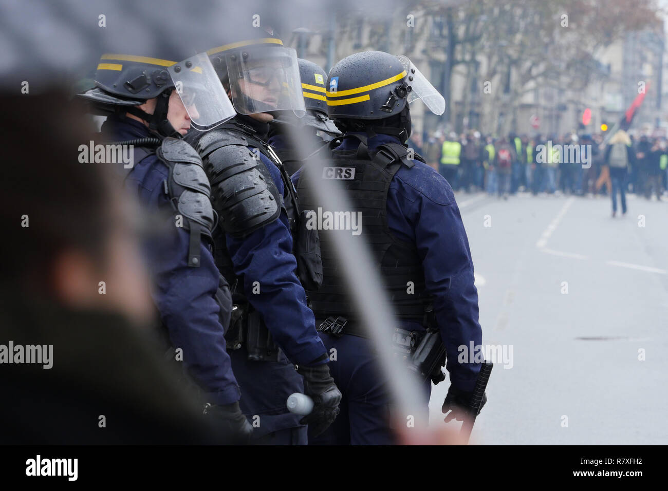 "Yellow Jackets" protesters face Riot Police forces, Lyon, France Stock ...