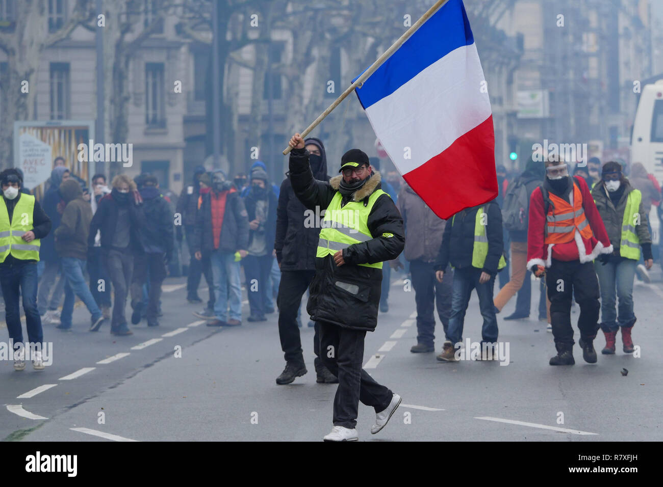 "Yellow Jackets" protesters face Riot Police forces, Lyon, France Stock ...