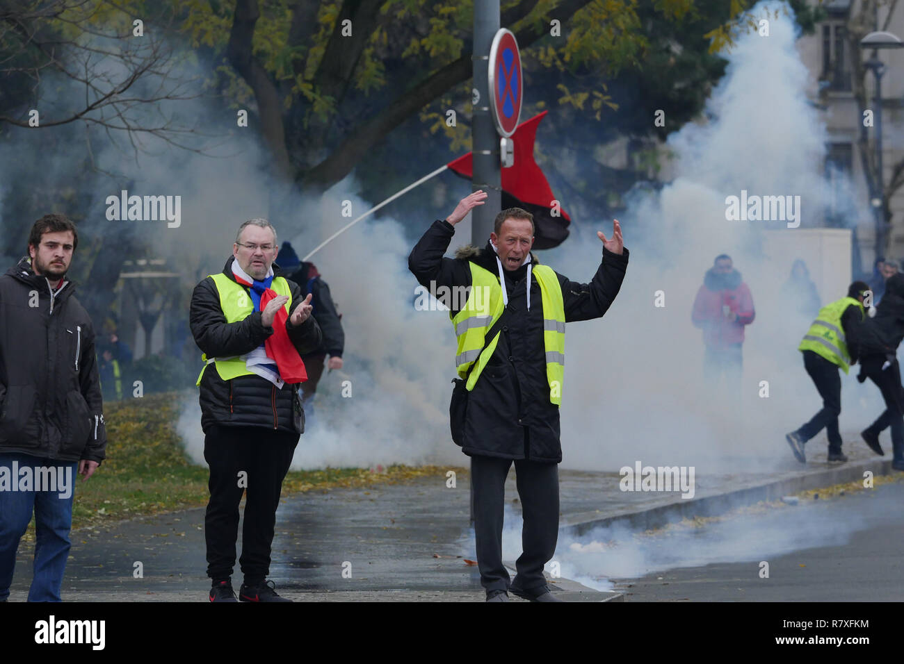"Yellow Jackets" protesters face Riot Police forces, Lyon, France Stock ...