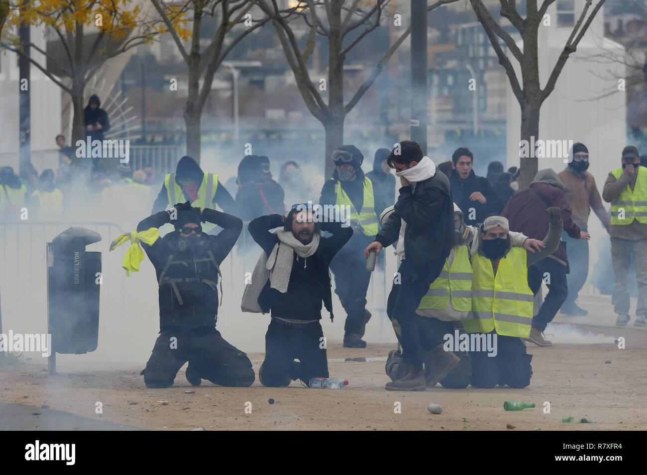 "Yellow Jackets" protesters face Riot Police forces, Lyon, France Stock ...