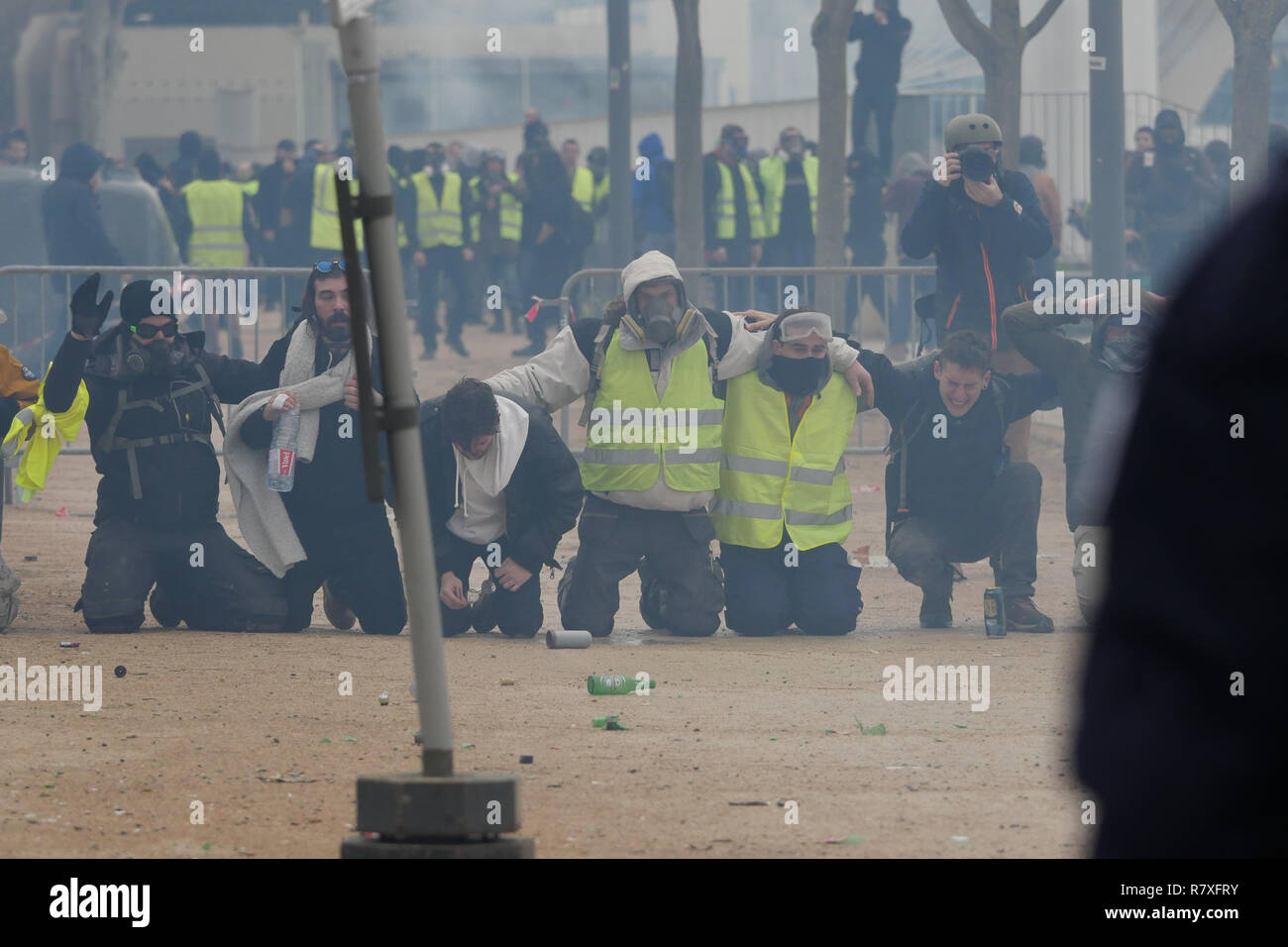 "Yellow Jackets" protesters face Riot Police forces, Lyon, France Stock ...