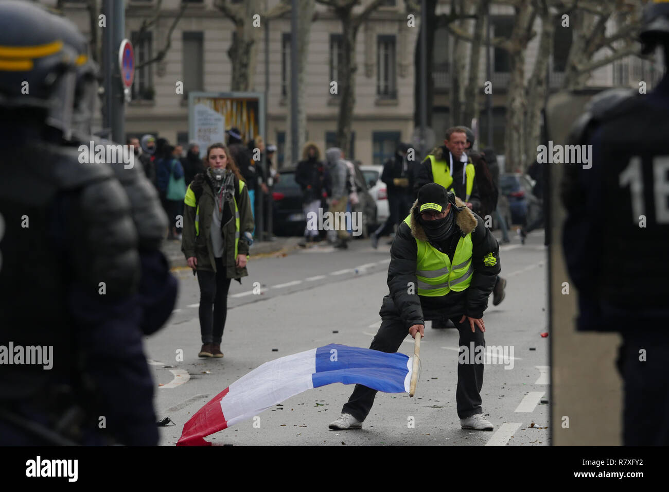 "Yellow Jackets" protesters face Riot Police forces, Lyon, France Stock ...