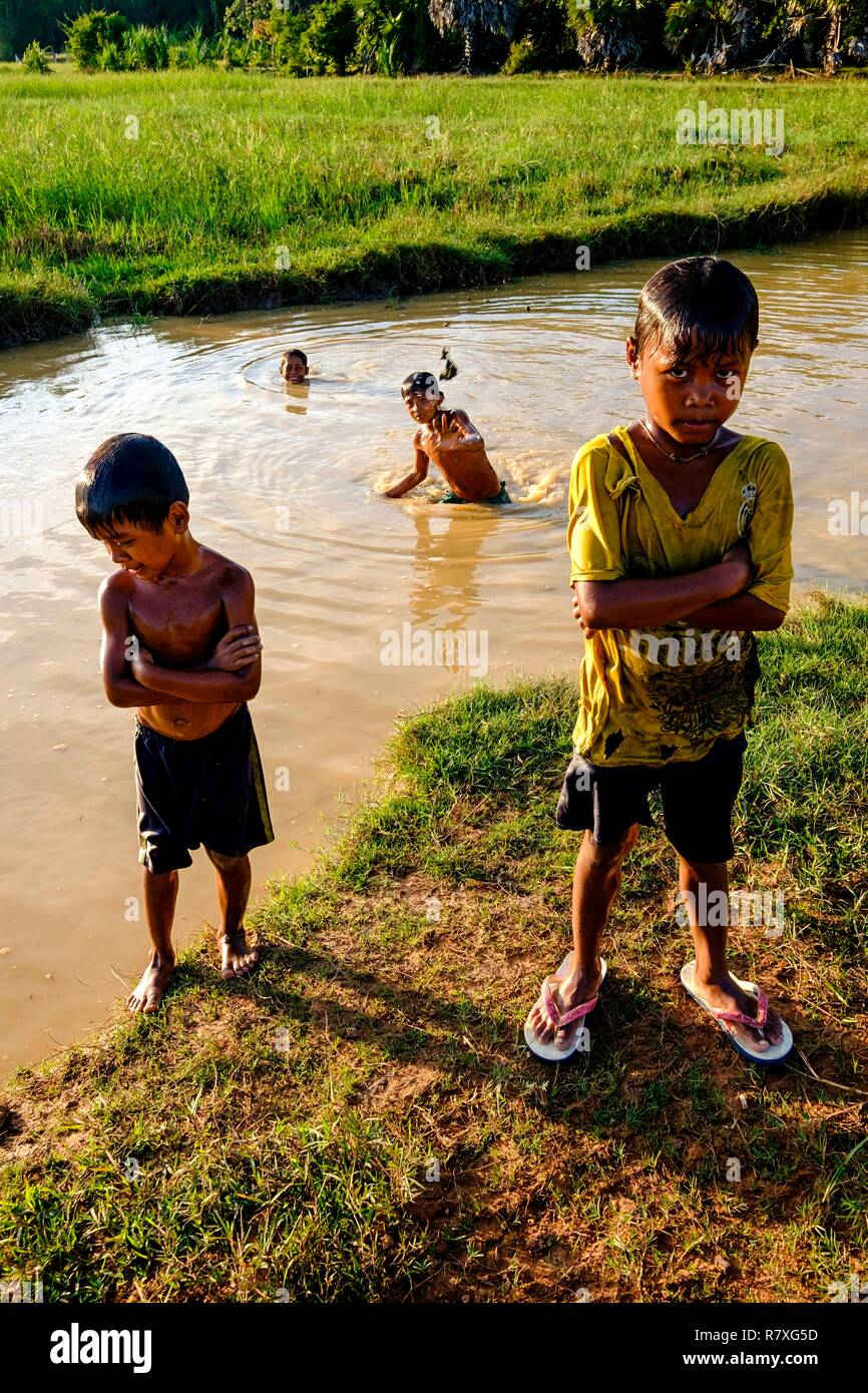 Cambodia, Kompong Thom province, Kompong Thom or Kampong Thom, fishing ...