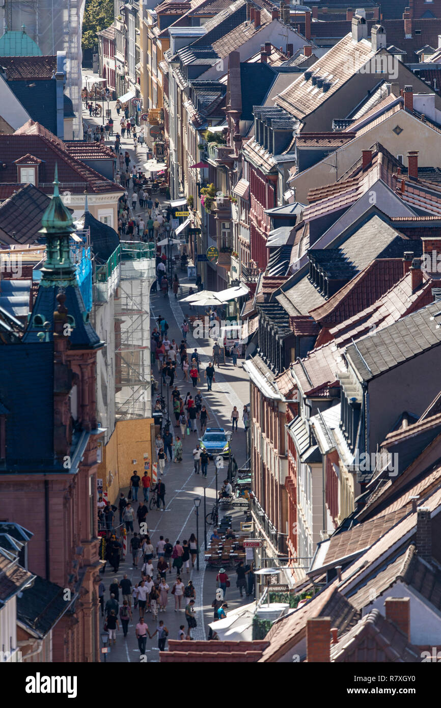 Heidelberg old town, shopping street Hauptstra§e, pedestrian area ...
