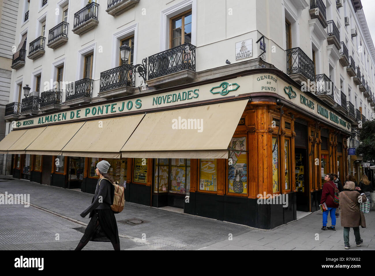 Road sign, Madrid, Spain Stock Photo - Alamy